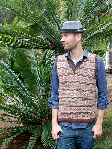 Ravelry: swan slip-over pattern by bunnymuff - Mona Zillah