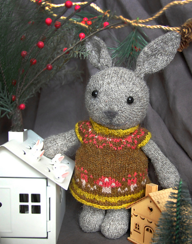 Ravelry: Solstice Glow Medium Toy pattern by bunnymuff - Mona Zillah