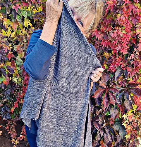 Ravelry: Central Wrap pattern by Mone Dräger