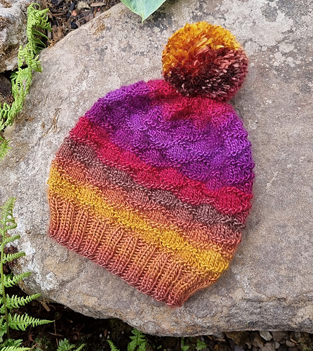 Ravelry: Autumn Foliage Hat pattern by Mone Dräger