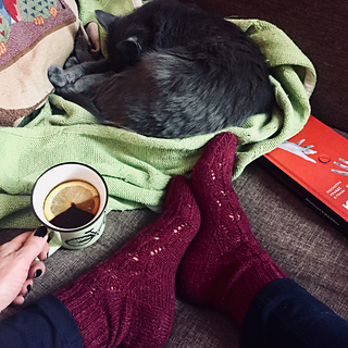 Ravelry: Red leaves Socks pattern by Monika Lakt