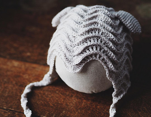 Ravelry: Baby Lamb Bonnet pattern by Mon Petit Violon