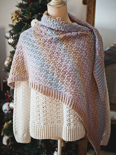 Ravelry: Angel Shawl pattern by Mon Petit Violon