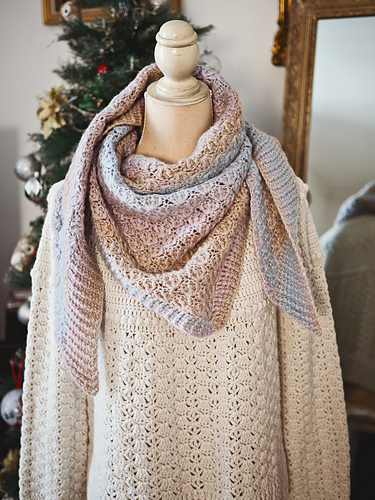 Ravelry: Angel Shawl pattern by Mon Petit Violon