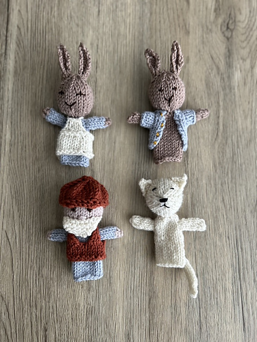 Ravelry: Peter Rabbit Finger Puppets pattern by Meg Roke