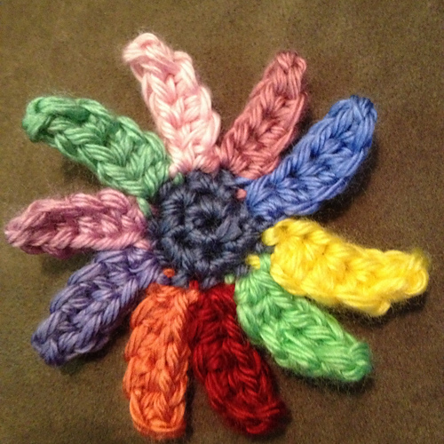 Ravelry: Daisy applique pattern by Maz Kwok