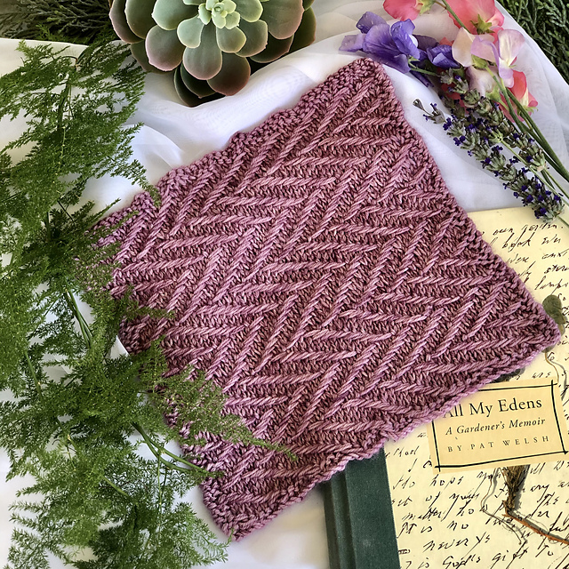 Ravelry: Triple Slip Square pattern by Petra Breakstone