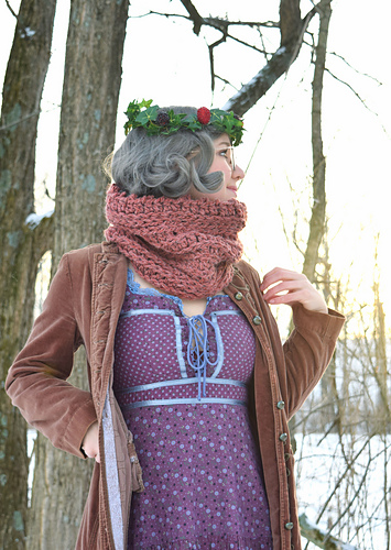 Ravelry: Babushka Cowl pattern by Regina Weiss