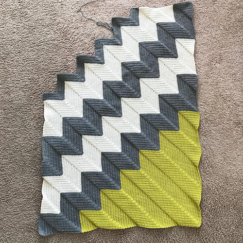 Ravelry: Diagonal Ripple DIY pattern by Judith Russell