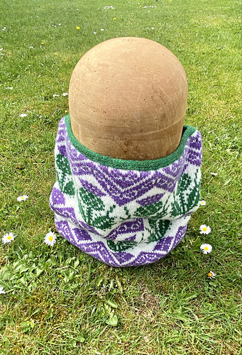 Ravelry: Grand Thistles with Scottish Roots Cowl and Snood pattern by ...