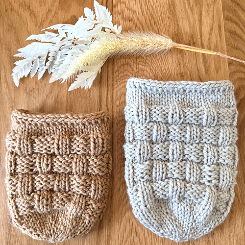 Ravelry: Basket Weave Mason Jar Cozy pattern by Kristen McDonnell