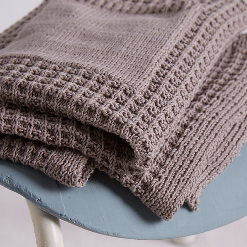 Ravelry: EK10 Toy Pocket Blanket pattern by Erika Knight