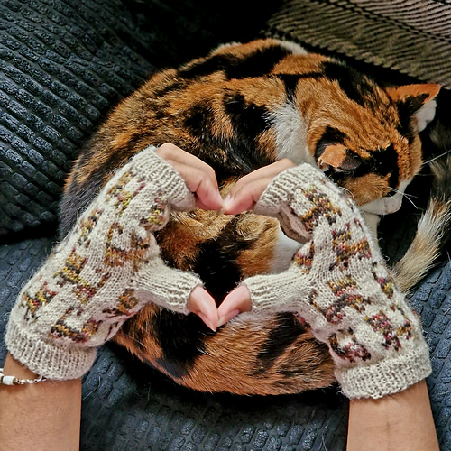 Ravelry: Herding Cats kitten mittens pattern by Stone Knits