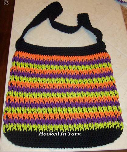 Ravelry: INside OUT Bag pattern by Shelly Mason