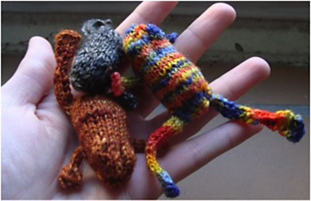 Ravelry: Mini-Frog Knitting Pattern pattern by Meredith Swartwout