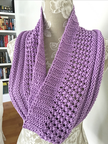 Ravelry: Layer Cake Loop pattern by steepndeep's Designs