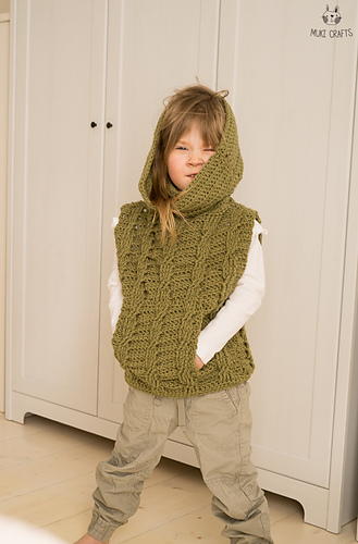 Ravelry: Cora Cable Poncho pattern by Muki Crafts