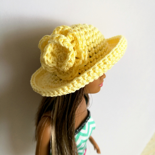 Ravelry: Barbie cloche hat with flower pattern by Kirsti Ummelas
