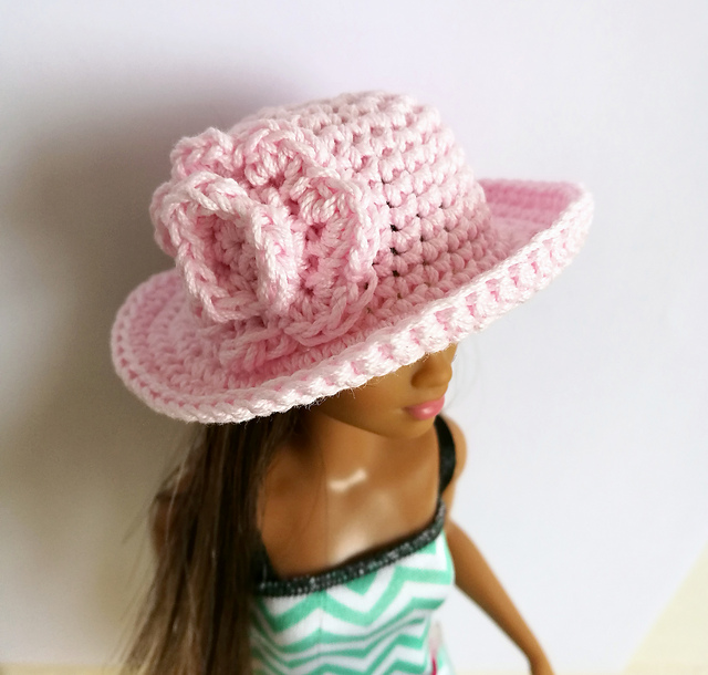 Ravelry: Barbie cloche hat with flower pattern by Kirsti Ummelas