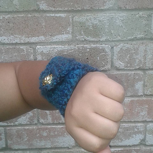 Ravelry: Wrist Wallet pattern by R. W.