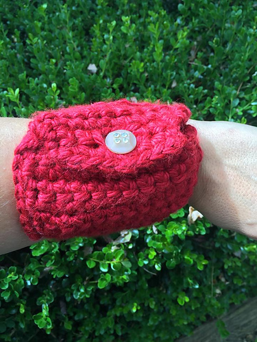 Ravelry: Wrist Wallet pattern by R. W.