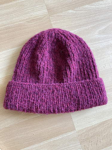 Ravelry: 214-67 Winter Smiles Hat pattern by DROPS design