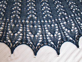 Ravelry: EZ 100th Anniversary Gull Wings Half-Circle pattern by Mwaa Knit