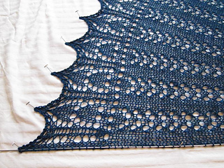 Ravelry: EZ 100th Anniversary Gull Wings Half-Circle pattern by Mwaa Knit