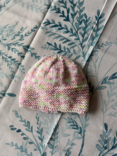 Ravelry: Babbity Baby Hat pattern by marianna mel