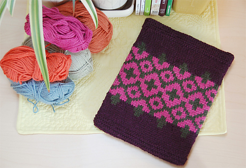Ravelry: Tablet Cozy pattern by Kristin Nicholas