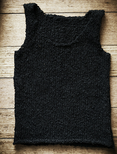 Ravelry: 8ply Cotton Singlet pattern by kymmy inakid