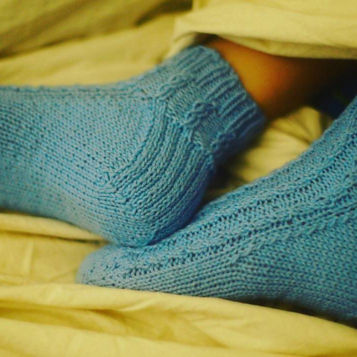 Ravelry: Simple Cable Socks pattern by Kino Knits