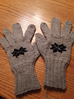 Ravelry: mycreativesoul's Norwegian star gloves