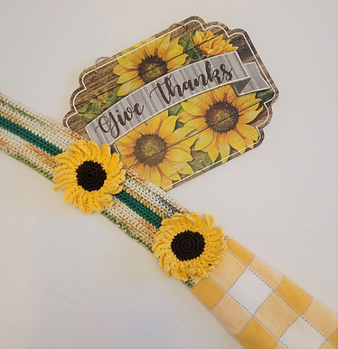 Ravelry: Sunflower Kitchen Boa pattern by Lisa Ferrel