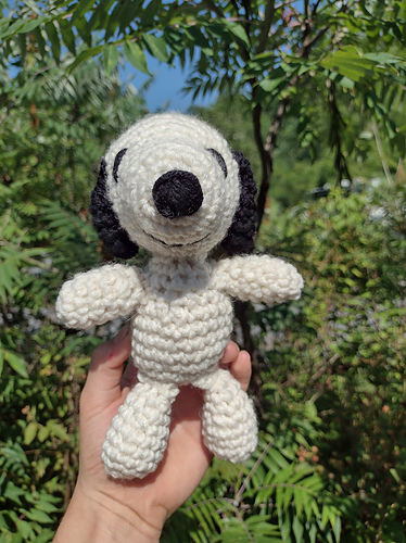 Mini Snoopy: Alle detaljer om dette designet - Strikkekalkulator