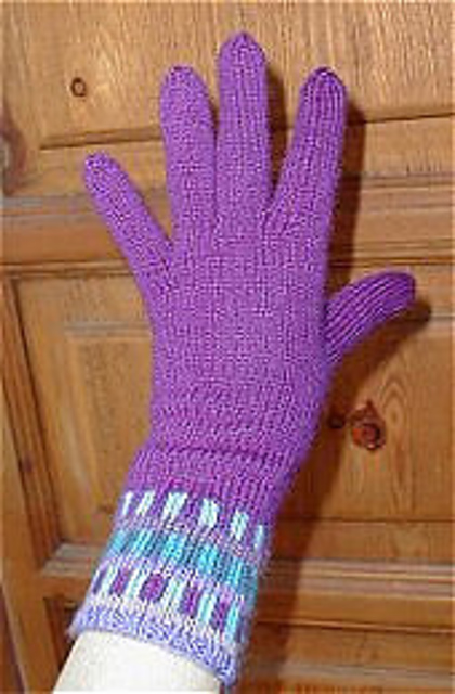 Ravelry: Colorblock Gloves pattern by Nanette Blanchard