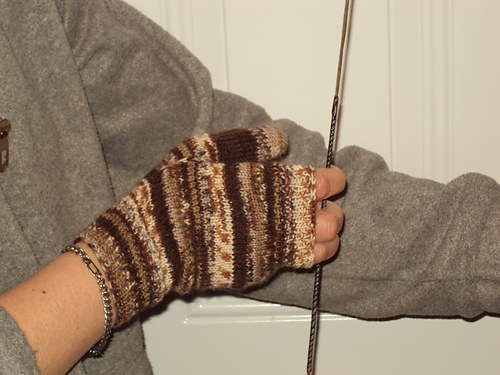 Ravelry: Archer's Glove pattern by Nancy Zellner