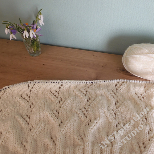 Ravelry: "Signs of spring" pullover pattern by Natalia Gresz