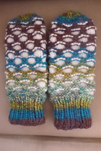 Ravelry: Chunky Newfoundland Mittens pattern by Carol Wingrove