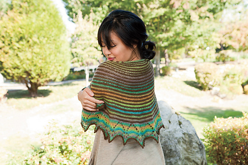 Ravelry: Two Color Crescent Shawl pattern by Kay Meadors
