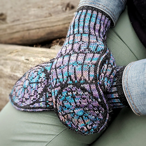 Ravelry: Rose Window Mittens pattern by Elizabeth Lubowitz