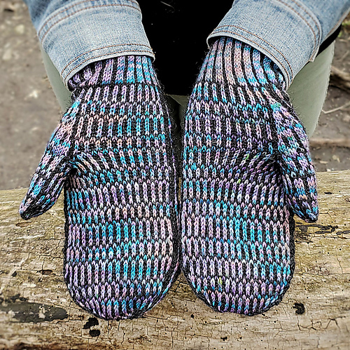Ravelry: Rose Window Mittens pattern by Elizabeth Lubowitz