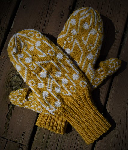 Ravelry: Danny Boy Musical Convertible Mittens pattern by Stephanie Snelten