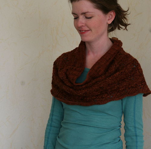 Ravelry: Tsu Wrap pattern by Gretchen Ronnevik