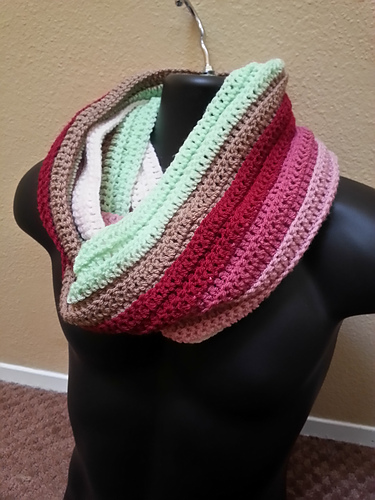 Ravelry: Easy Textured Circle Scarf pattern by Acquanetta Ferguson