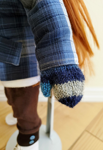 Ravelry: 18 inch American Girl Doll Mittens pattern by Hazel Rose Spencer