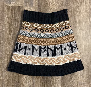 Ravelry: Enchanted Runes Cowl pattern by Donielle Showvay