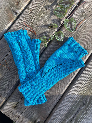 Ravelry: Tangled Brambles pattern by Nicki MacKenzie