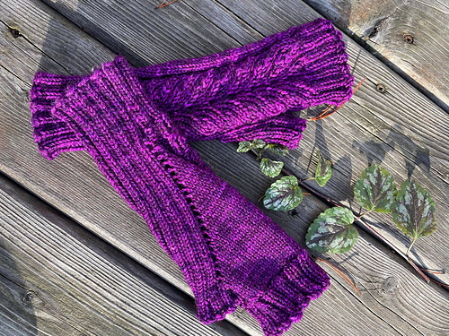 Ravelry: Tangled Brambles pattern by Nicki MacKenzie