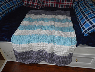 Ravelry: Myra Super Chunky Blanket pattern by Kadri Pereira